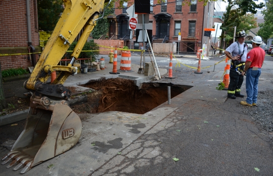 Workers Hit Gas Main | New Haven Independent